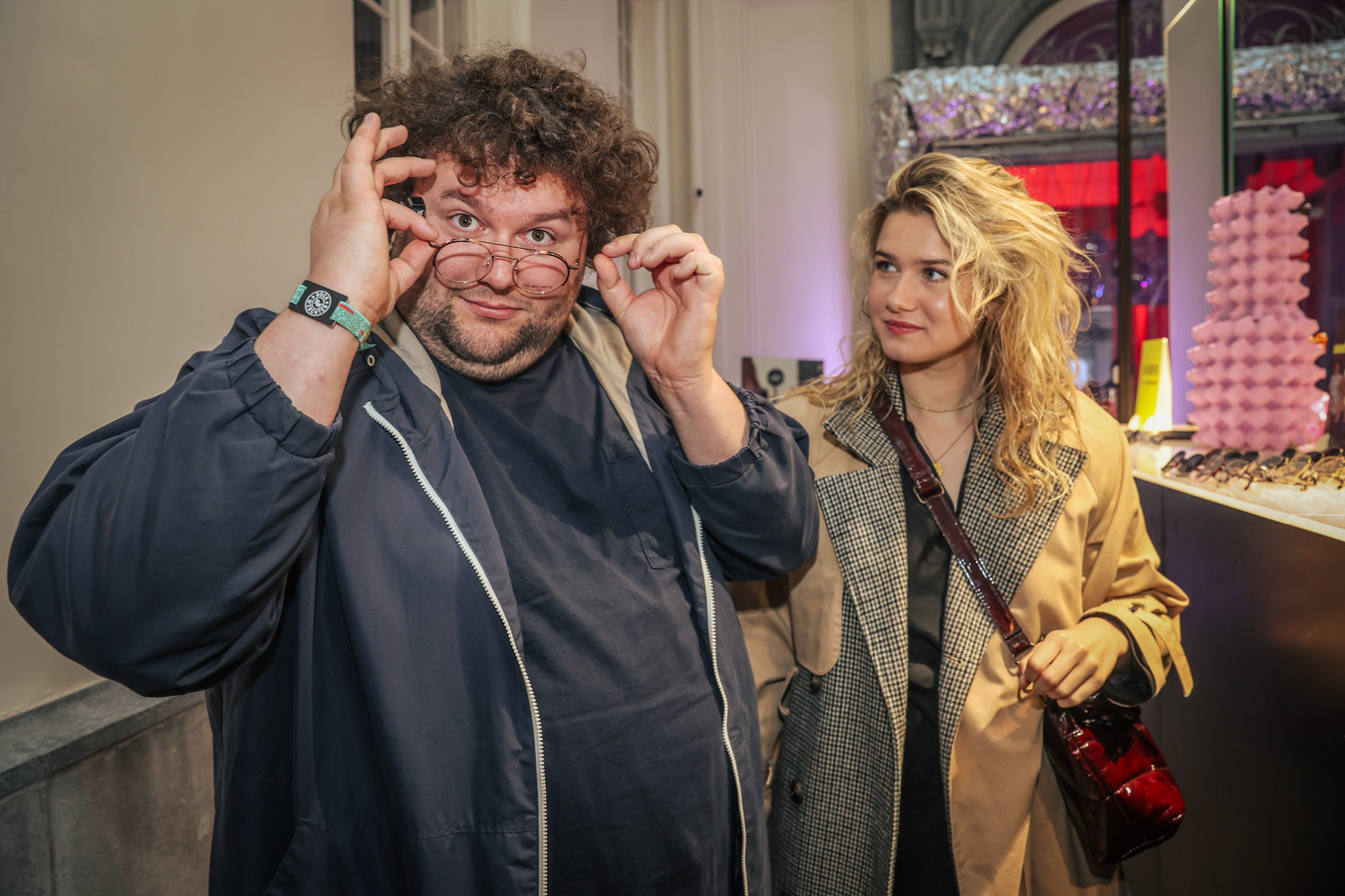 IN BEELD. Eline De Munck stelt eerste ‘Rock Werchter’-zonnebrillen voor ...