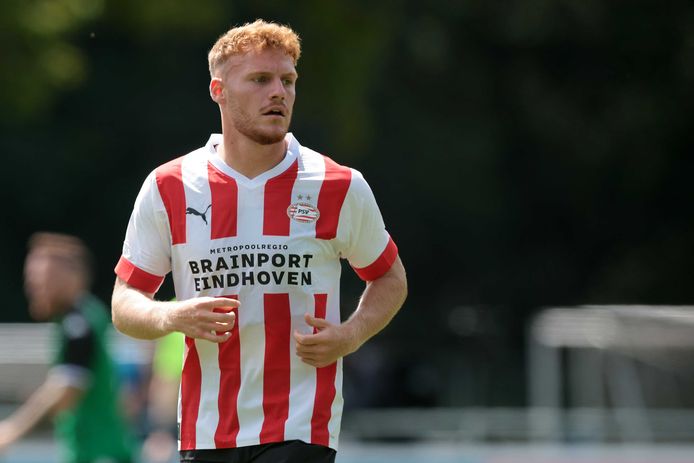 PSV mist Yorbe Vertessen tegen Ajax en Monaco door operatie | Voetbal ...