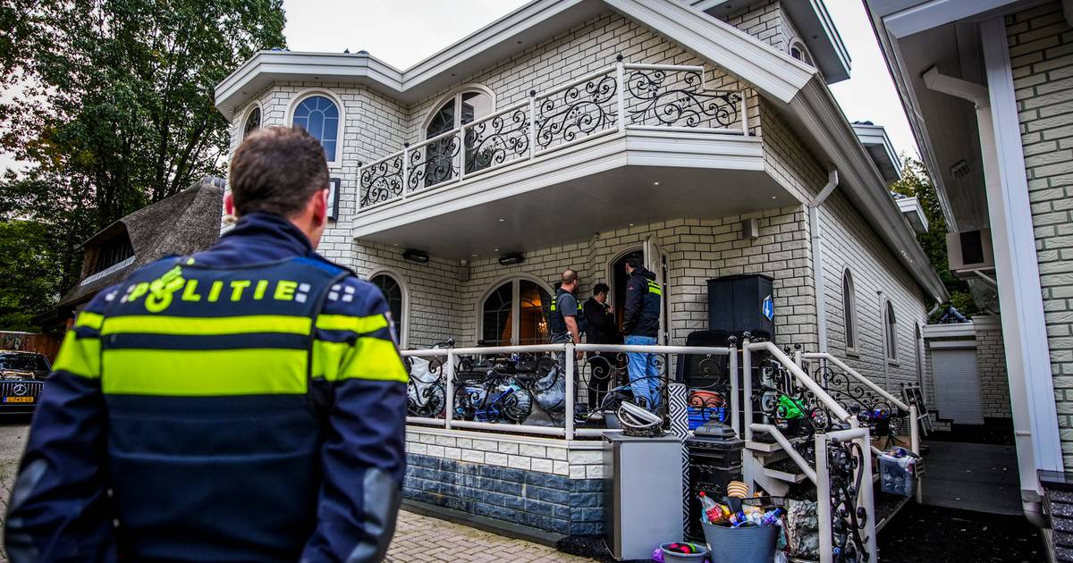 Opgepakte mannen van woonwagenkamp uit tv-serie ‘Bij ons op het kamp ...