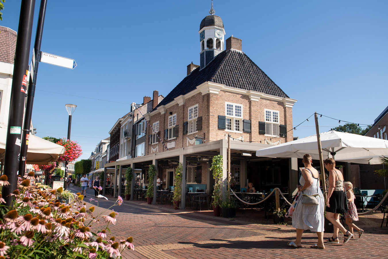 Stadsgids Jan Meijer (90) stopt, maar verhaalt nog één keer over ...