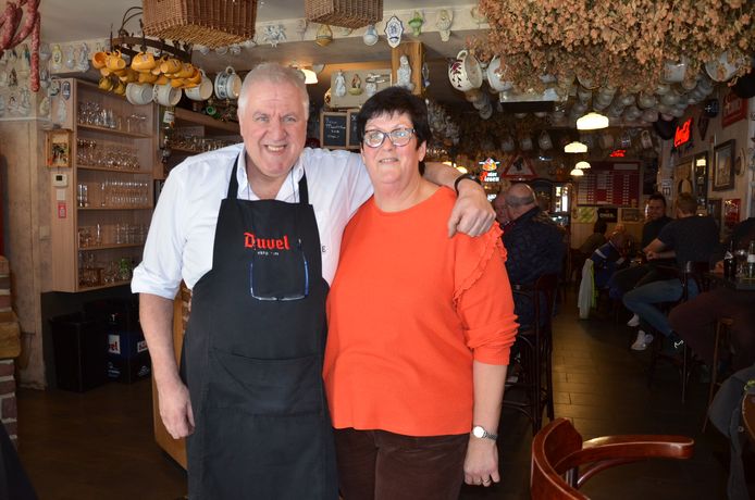 Marc (59) en Kathleen (58) nemen afscheid van Café ’t Kapelleken ...