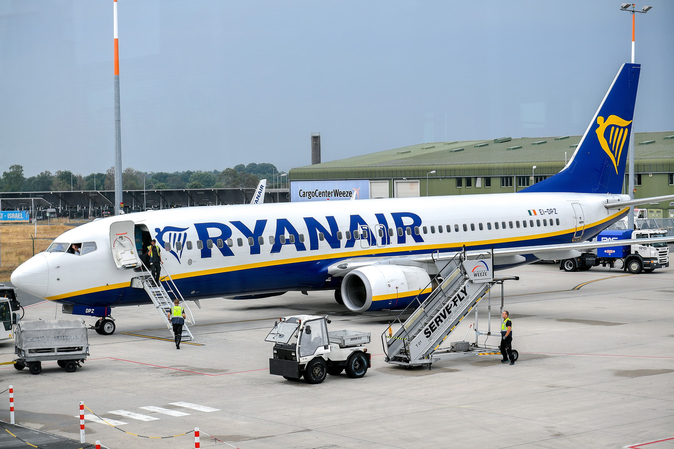 Ryanair: alle passagiers Weeze geïnformeerd over staking morgen | Foto ...