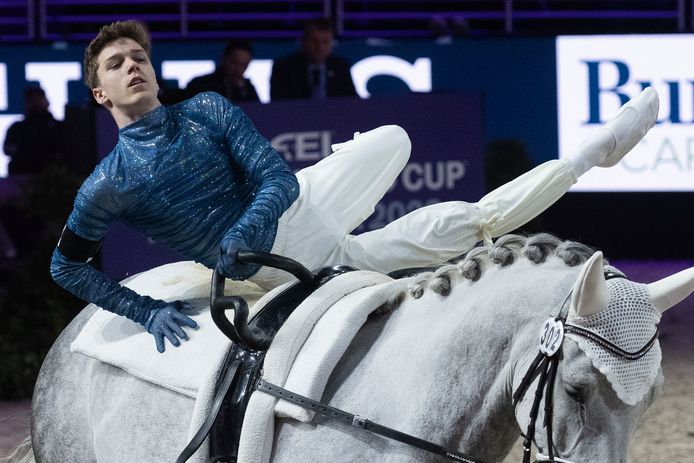 Vanuit een klein maar fanatiek clubje in Handel verovert Sam Dos Santos ...