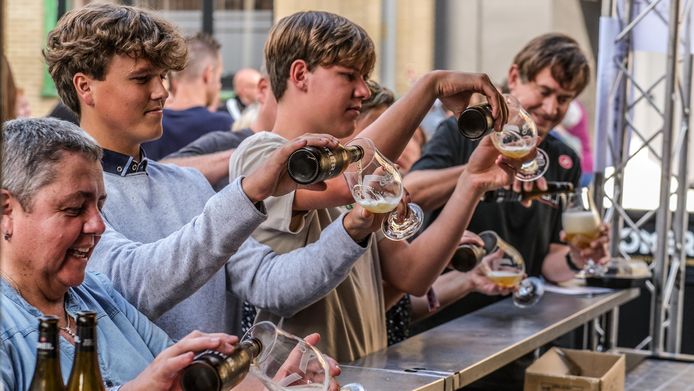 REPORTAGE. “Er zijn hier zeker 4.000 Omers gedronken”: volksfeest viert ...