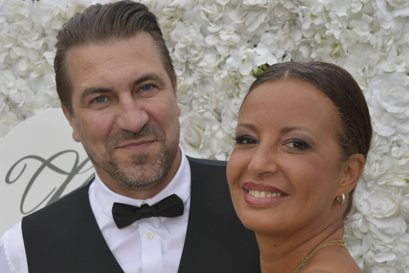 EXCLUSIEF. Wij schoven mee aan tafel op trouwfeest Tanja Dexters: “Openingsdans begon ...