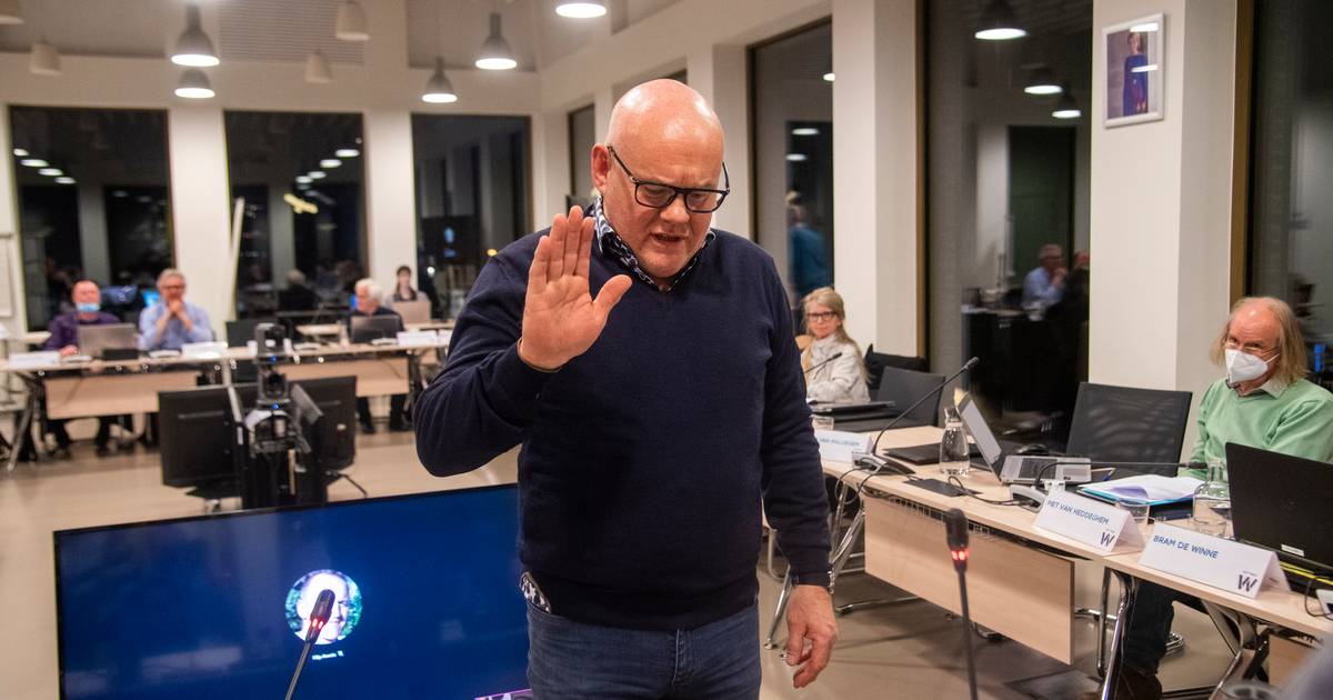 Peter De Backer volgt Savas Moschidis op als gemeenteraadslid ...