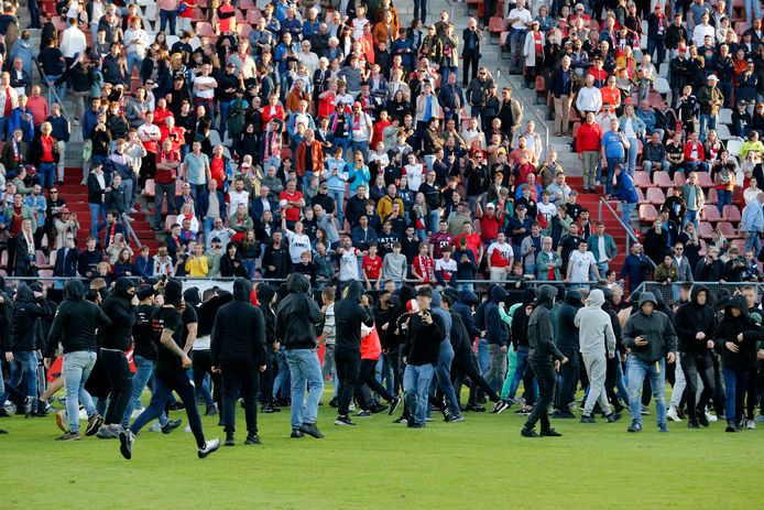 Dit is de keiharde wereld van hooligans: drugs, geweld en opscheppen op ...