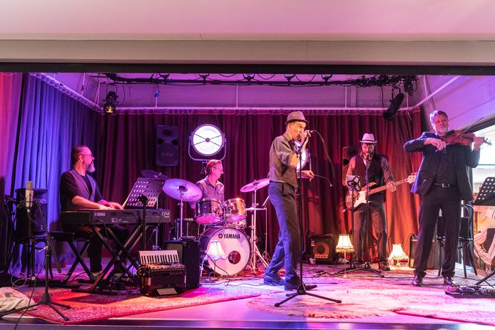 Tranen bij mini-Smartlappenfestival in Flint: ‘We hebben uit volle ...