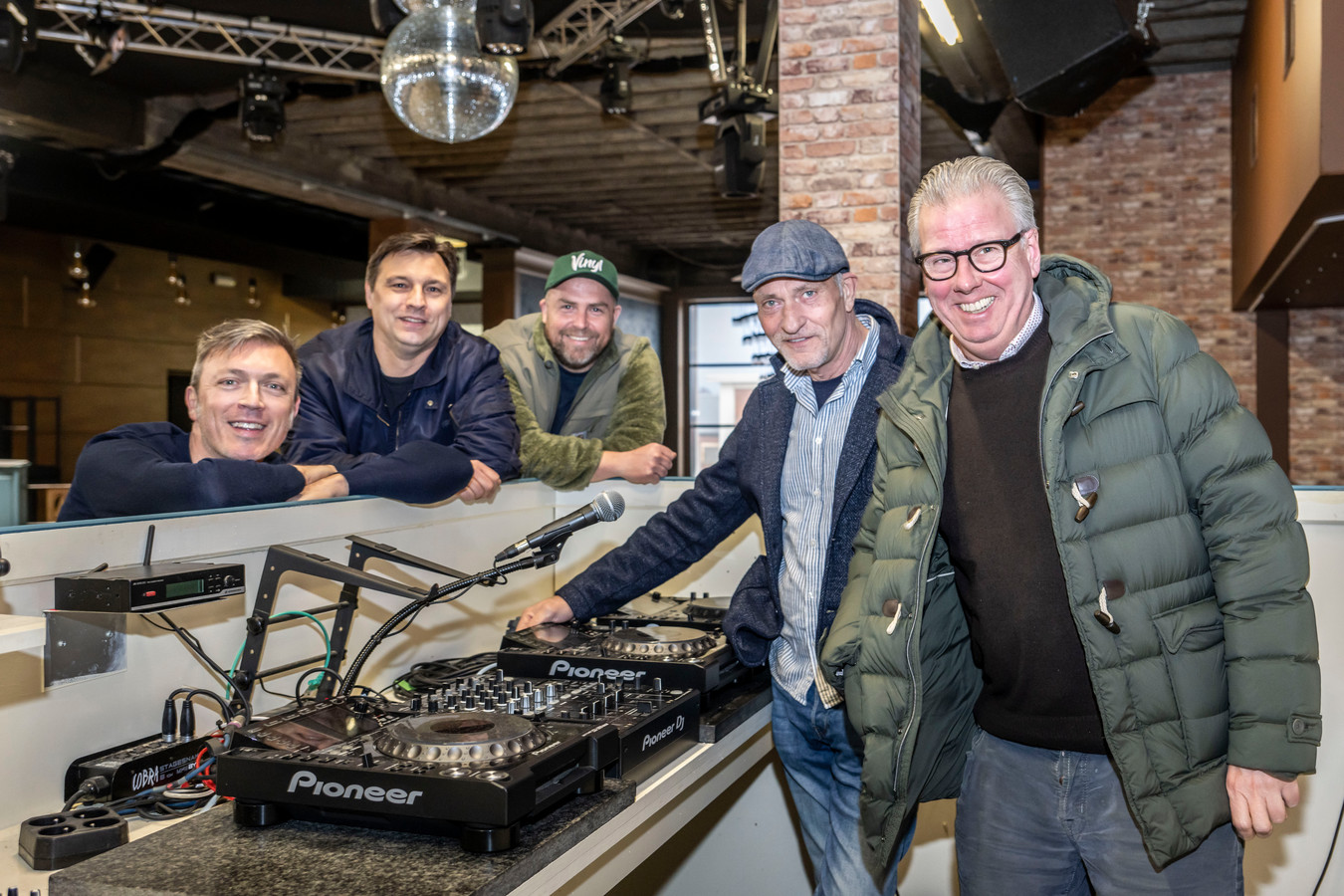 Uitgaansleven jaren negentig herleeft met Oldskool Classics in Het Fabriek | Foto | hln.be