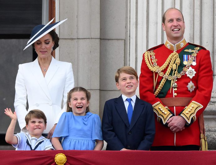 William en Catherine vieren vijfde verjaardag prins Louis met nieuwe ...