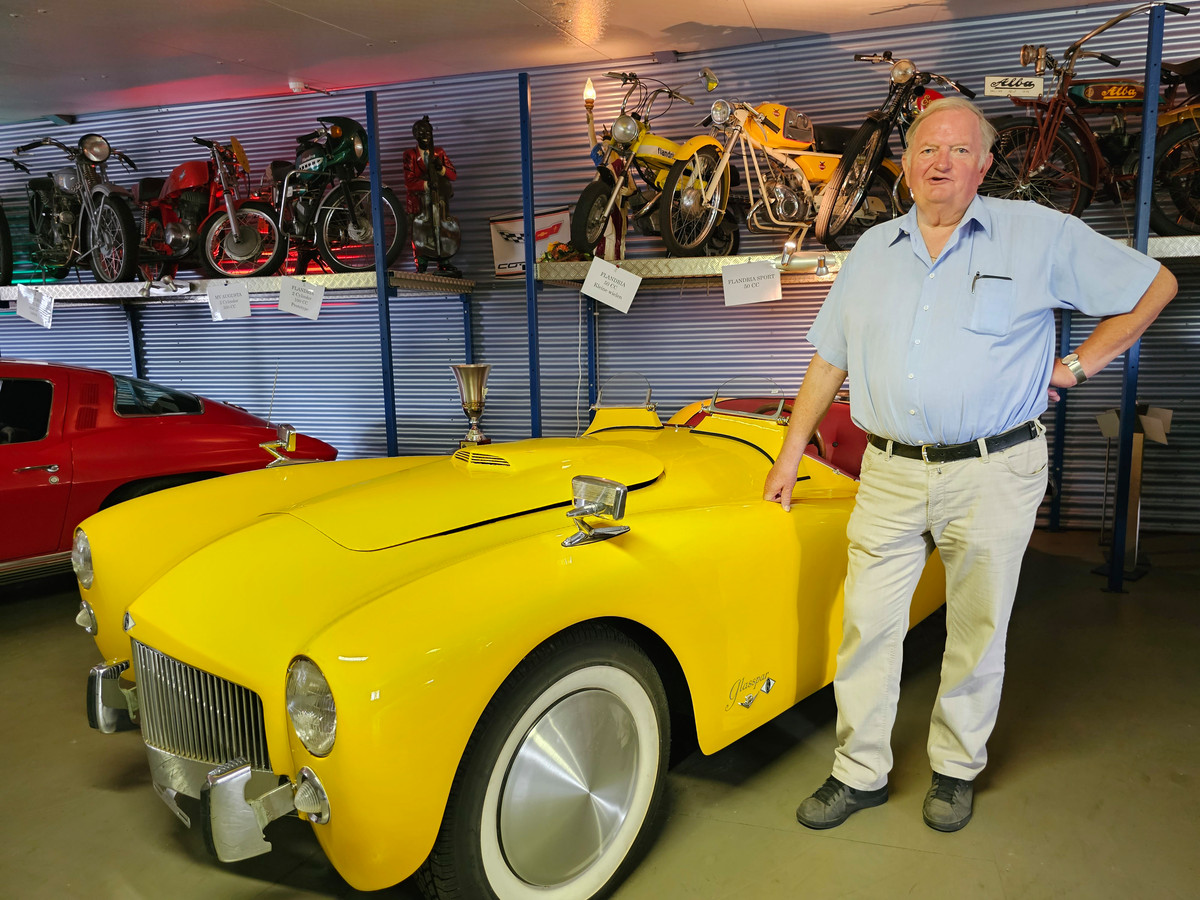 Marcel (73) verkoopt in één klap privéverzameling van 45 oldtimers ...