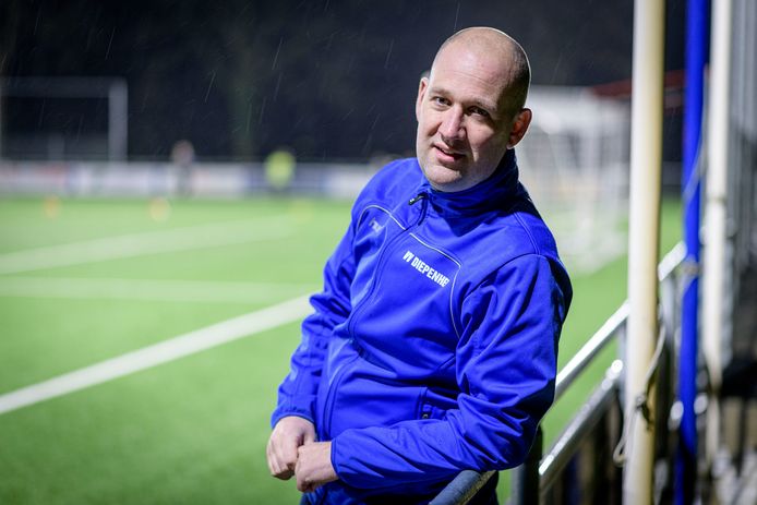 Trainer Christian Koop staat te trappelen om bij Blauw Wit'66 te beginnen | Amateurvoetbal ...
