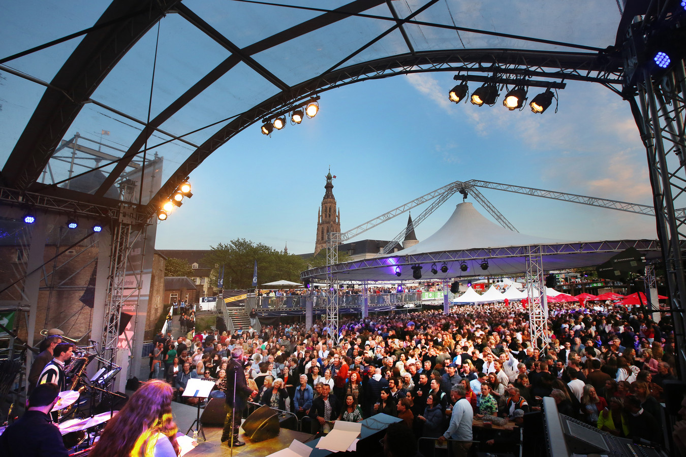 Klaar voor de laatste dag van Breda Jazz? Geniet met deze foto's nog ...