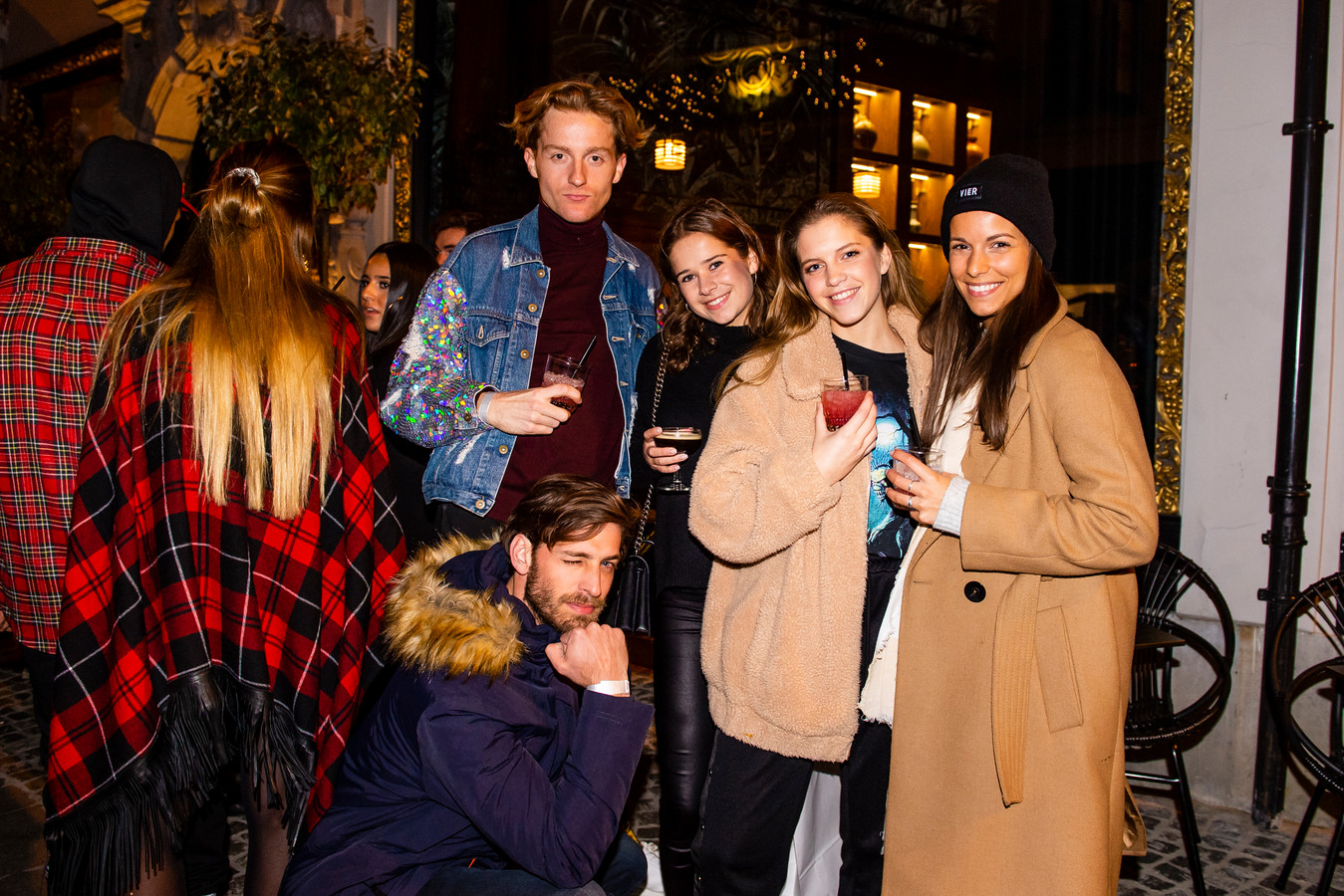 IN BEELD. ‘Junior Eurosong’-Tonya opent eigen koffiebar | Foto | hln.be