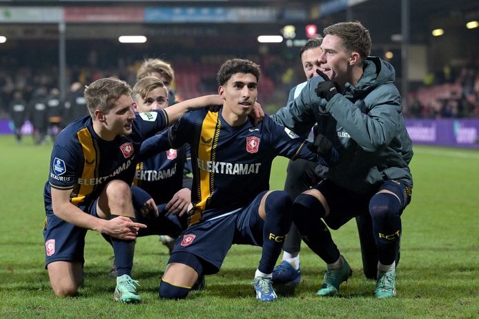 Nagalm FC Twente: De stoorzender maakt iedereen gek, de Belg kun je om een opdracht sturen en de ...