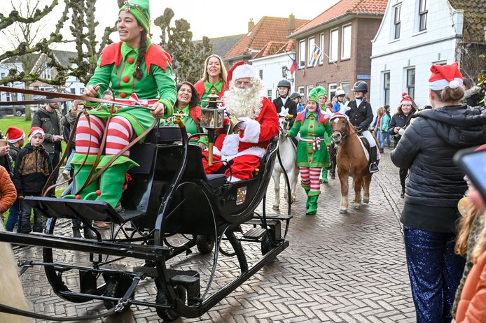 Ook de kerstman krijgt een warm welkom in Dreischor | Schouwen ...