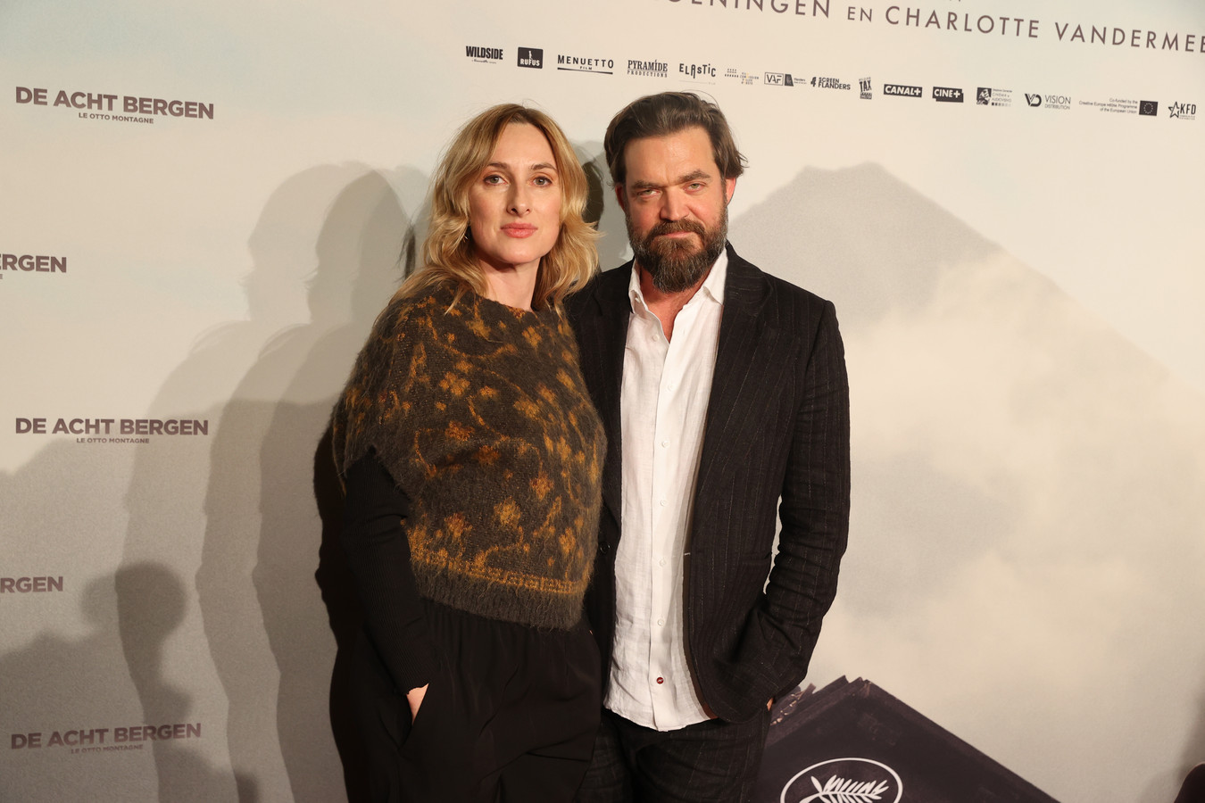 IN BEELD. Cast van ‘Zillion’ keurt ‘De Acht Bergen’ | Foto | hln.be