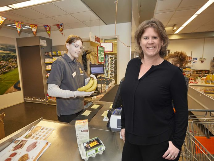 Daniëlle ziet er verdacht uit, dus wordt ze vaak bij de zelfscankassa ...