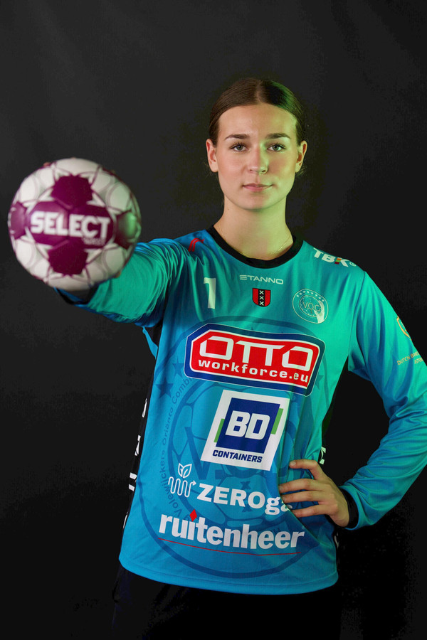 Dit 17-jarige handbaltalent heeft al een uitnodiging voor het ‘grote ...