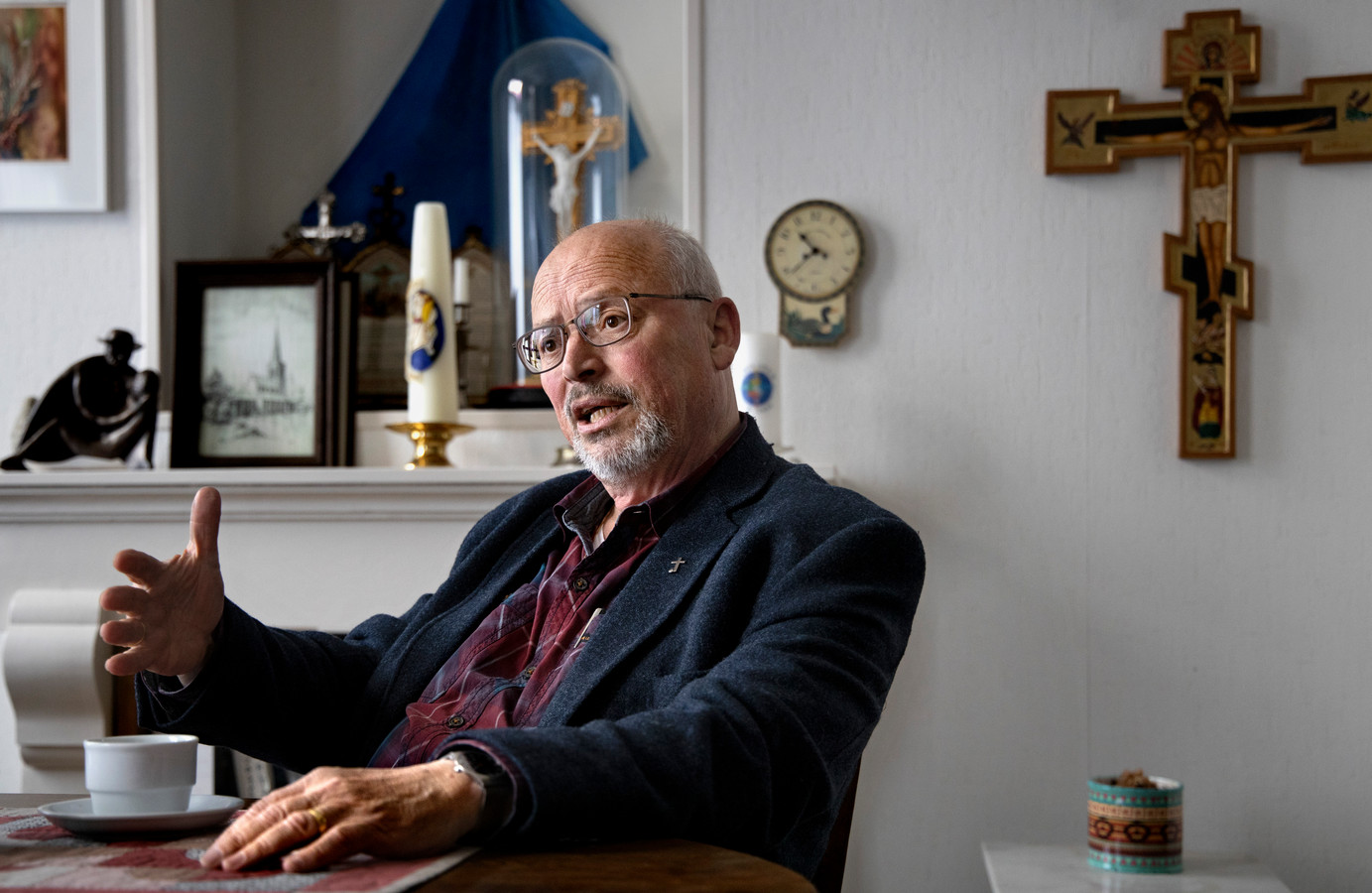 Diaken Ton Schepens in Helmond gaat met pensioen, maar vindt dat nu ...