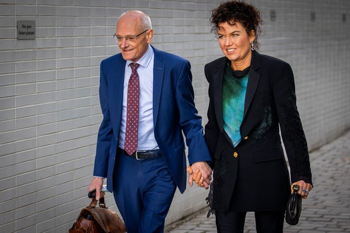 Luister hier de laatste aflevering van ‘In de ban van Rian’ | Podcast ...