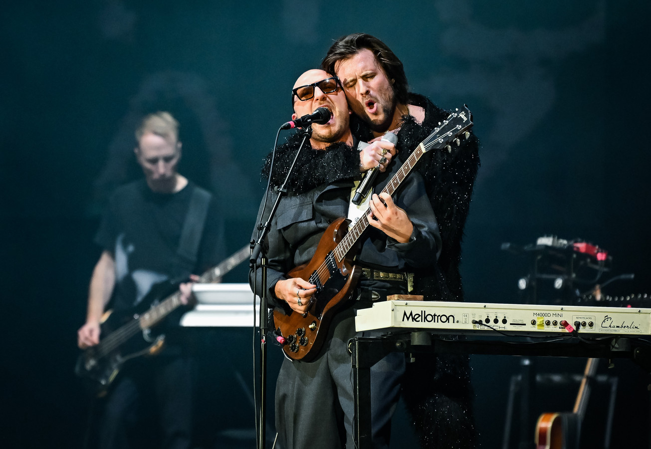 RECENSIE. Mathieu Terryn en Koen Wauters flirten als boter in de pan en ...