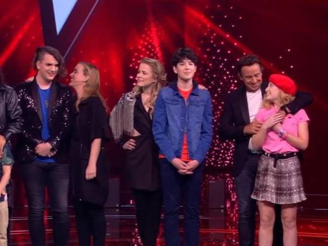 The Voice Kids-winnaar Silver Metz mag zingen op middenstip bij Ajax ...