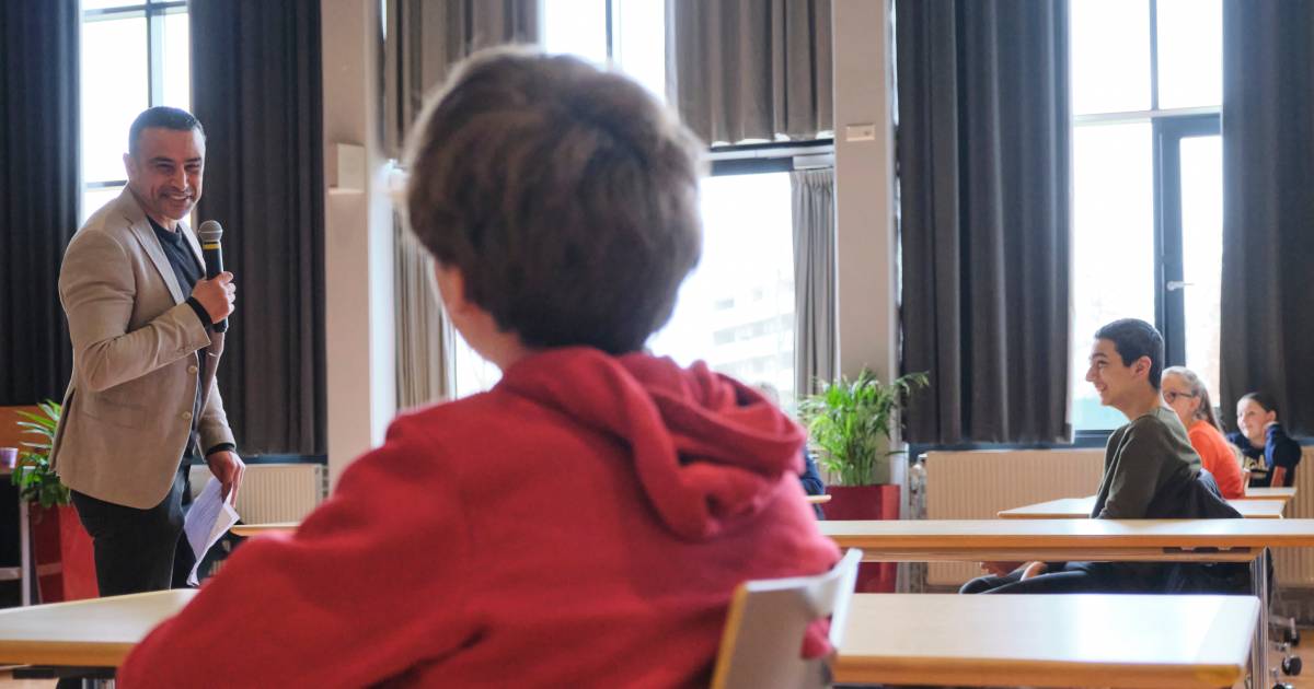 Khalid Boudou gaat Schiedamse kinderen helpen met verhalen schrijven ...