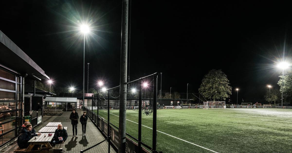 Nieuwe ledlampen en sproei-installaties op Zevenaarse sportvelden ...