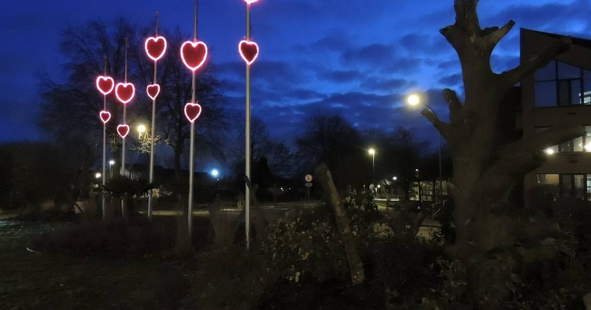 Nu al Valentijn in Boom: rode harten sieren centrum | Boom | hln.be Nu al Valentijn in Boom: rode harten sieren centrum | Boom | hln.be