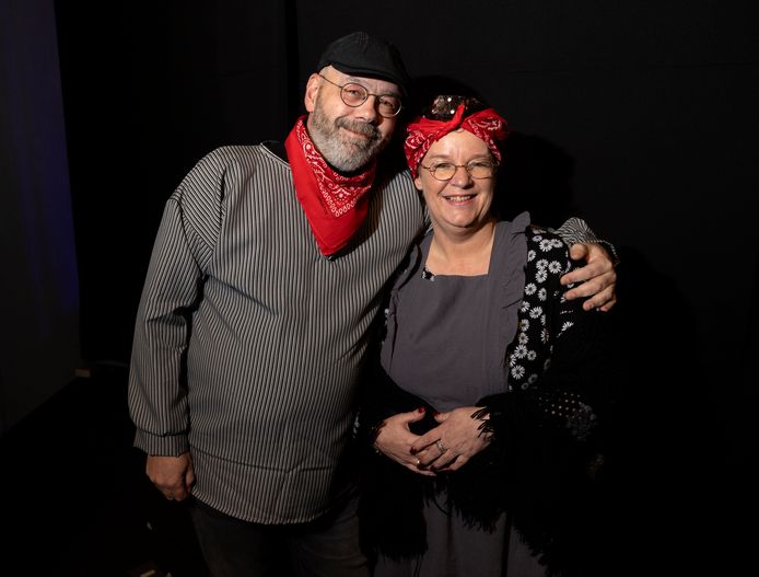 Van kersenpitspugen tot een echte verloving: Toon en Sien zijn het ...