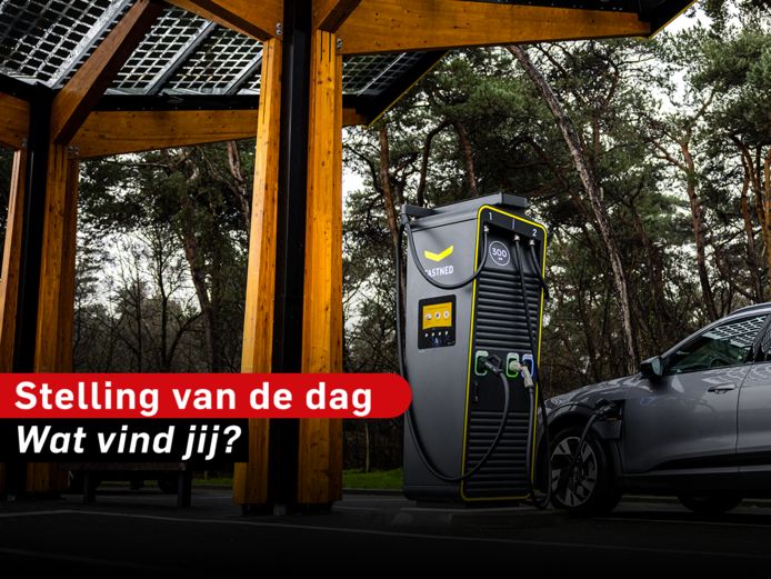 Stelling | We moeten zo snel mogelijk meer laadpalen langs grote wegen ...