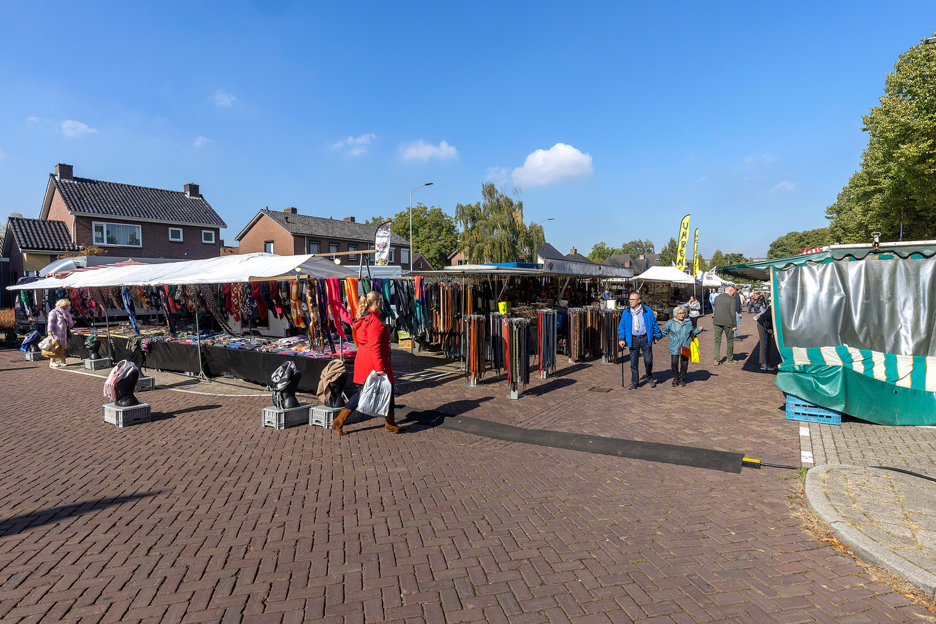 Renovatie bijna afgerond: Zevenaarse weekmarkt keert terug naar ...
