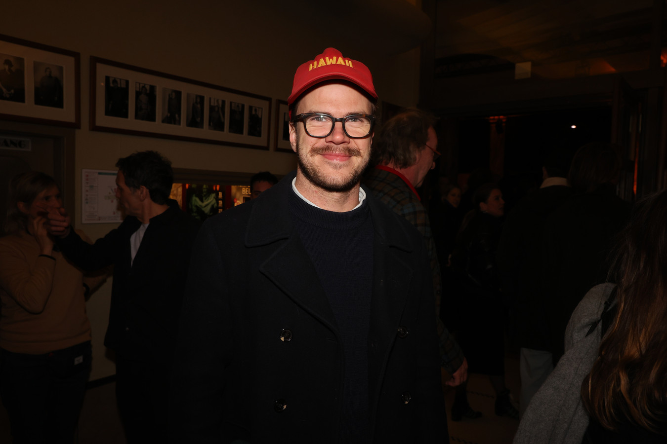 IN BEELD. Cast van ‘Zillion’ keurt ‘De Acht Bergen’ | Foto | hln.be