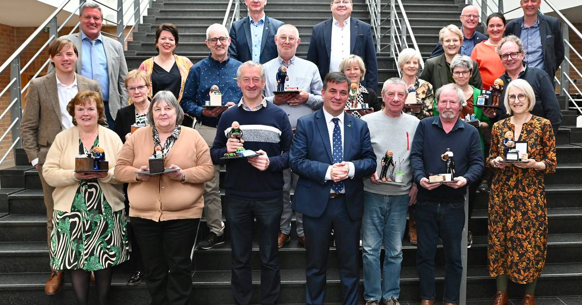 Stad en OCMW huldigen gepensioneerden | Roeselare | hln.be