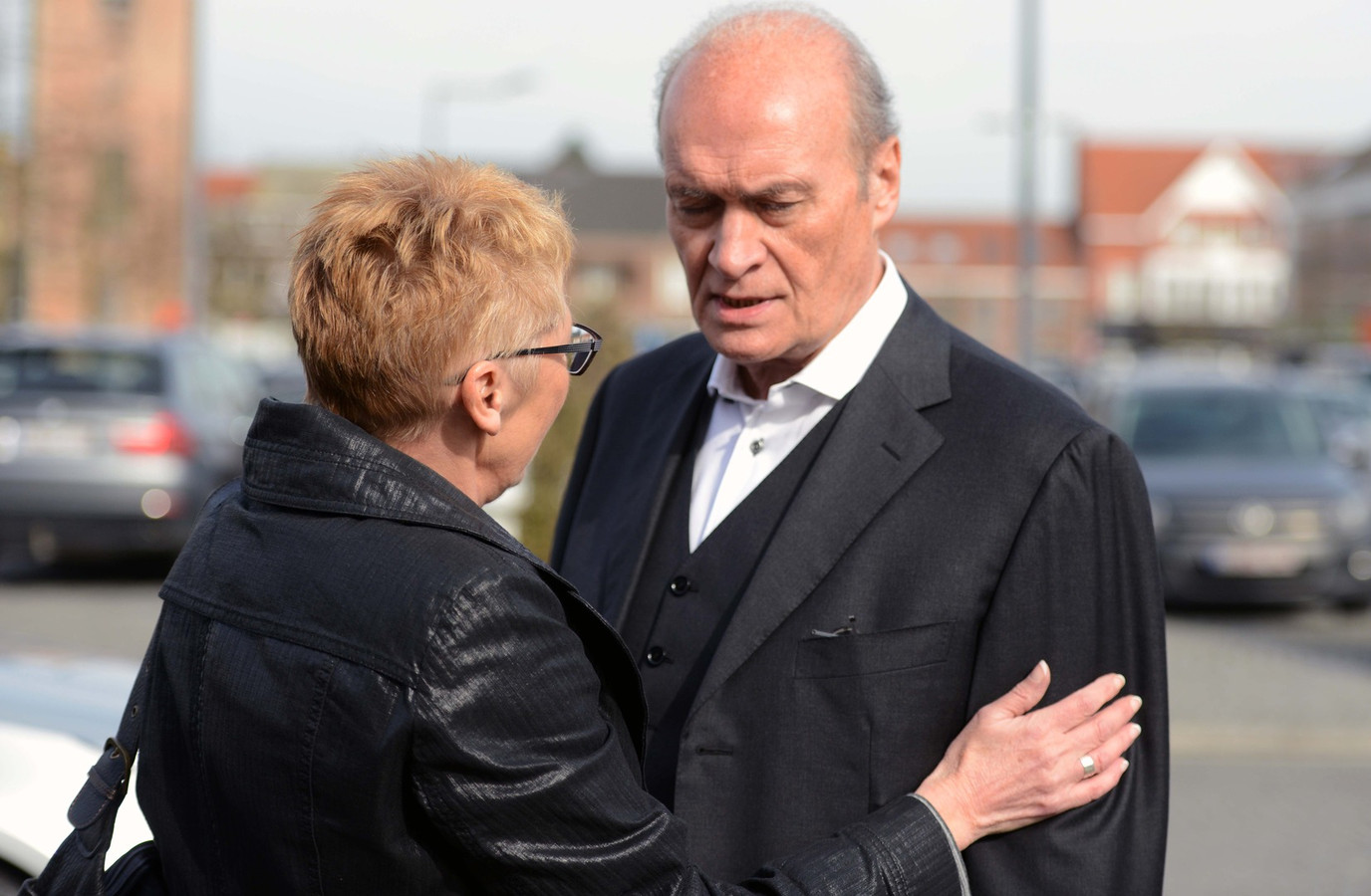 Pakkend afscheid van Emiel Goelen | Foto | hln.be