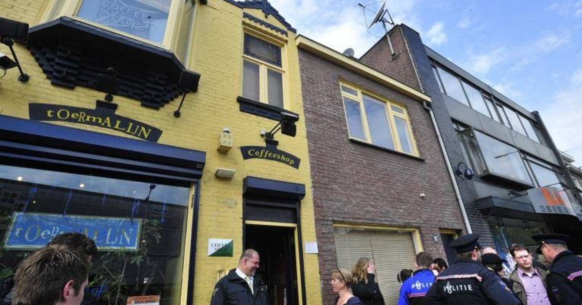 Coffeeshop Toermalijn opent 'volgens regels' | Tilburg | bd.nl