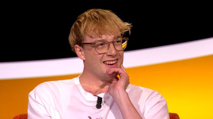 “Ik speel een volslagen idioot, maar ik ben het niet”: revelatie Timon Verbeeck zet de puntjes ...