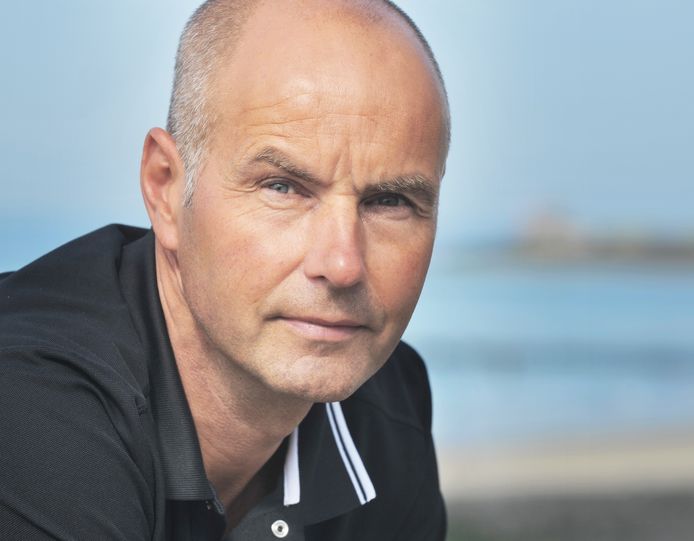 Leonard Debbaut voor de vierde keer hoofdtrainer Fortis, samen met ...