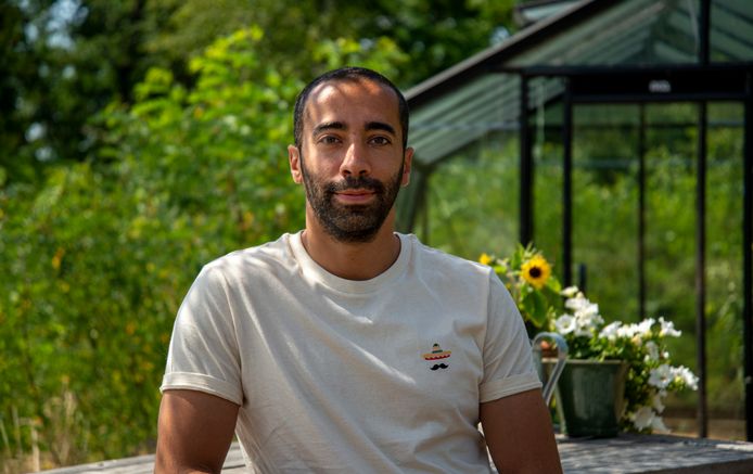 Sammy Mahdi openhartig over zijn turbulent leven: “Ik begon als ...