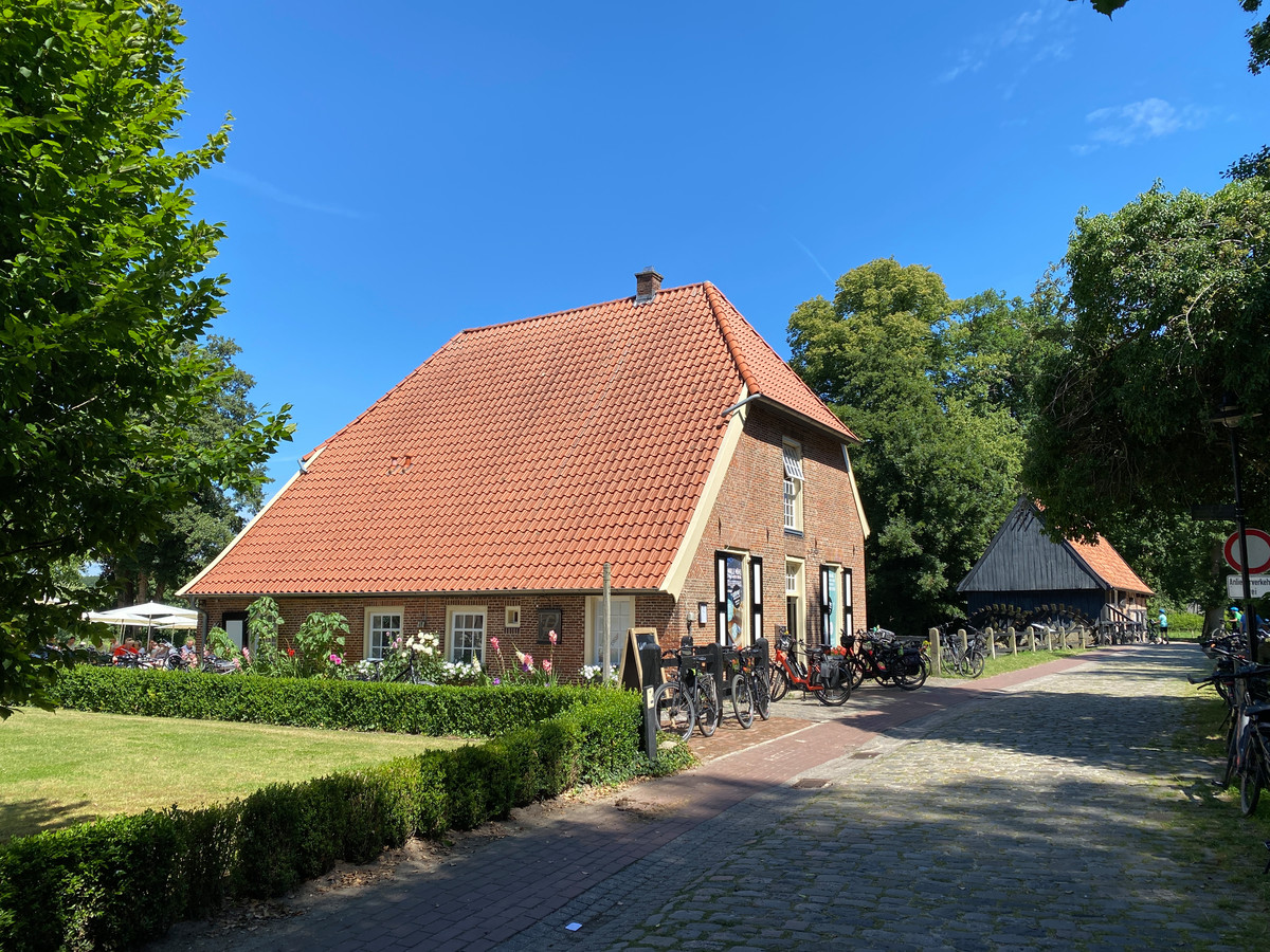 Via de mooiste plekken tussen Denekamp en Lage fietsen naar de ...