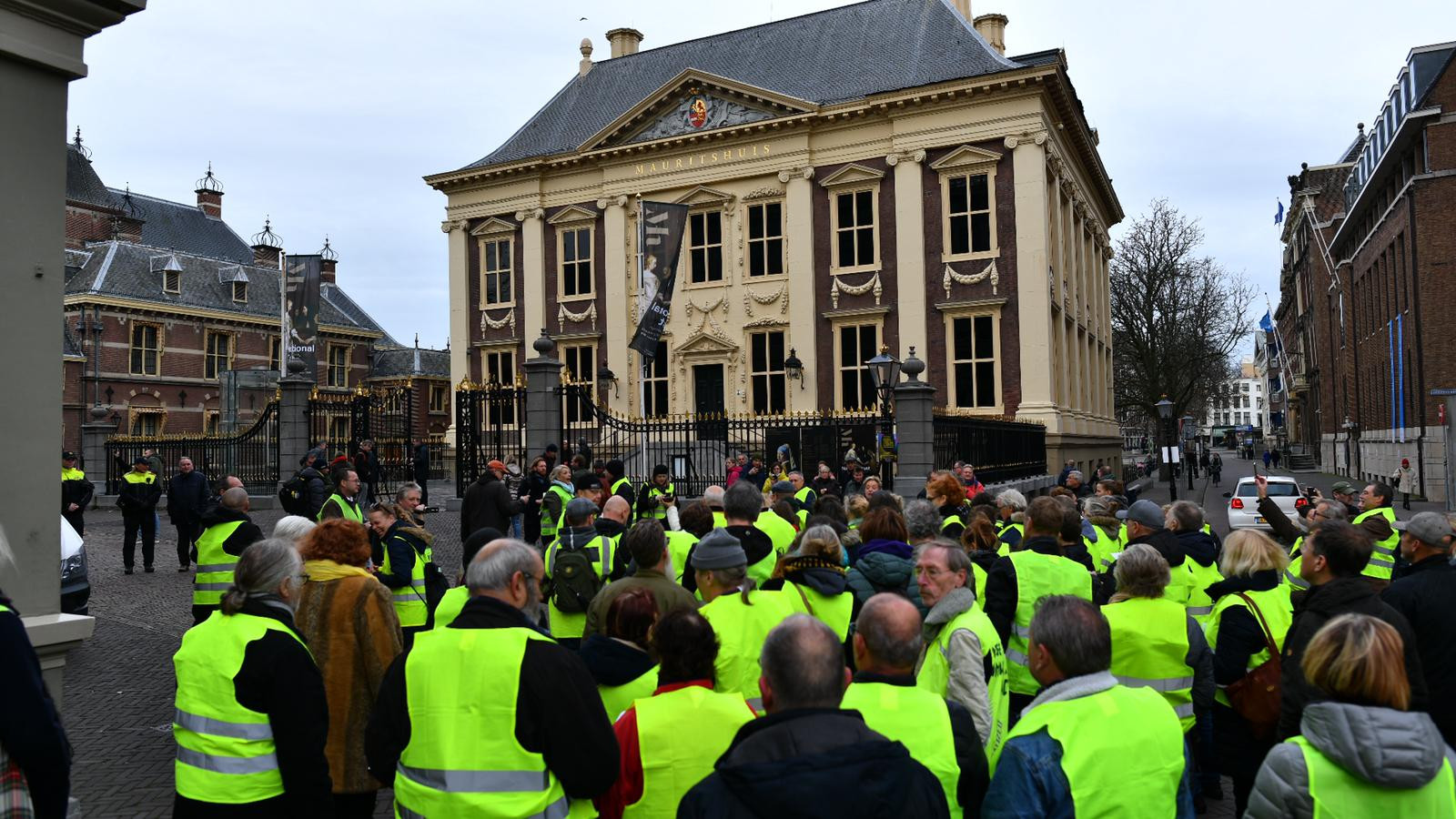 Arrestaties Den Haag bij protest ‘gele hesjes’ | Foto | AD.nl Arrestaties Den Haag bij protest ‘gele hesjes’ | Foto | AD.nl