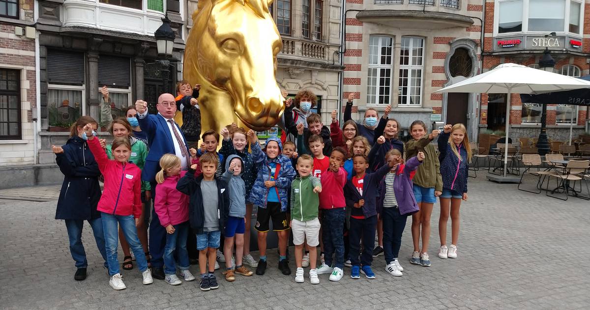 Kinderen dag op stap met burgemeester: “Geblinddoekt kopvlees proeven ...