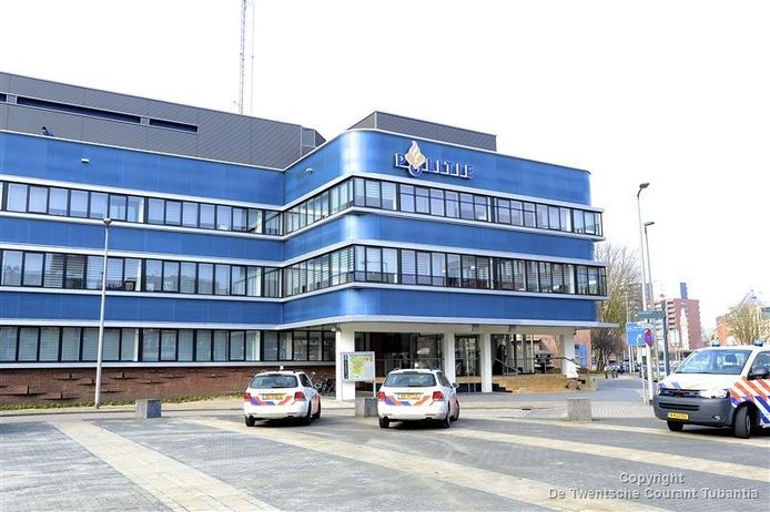 Inspecteur politie Enschede vrijuit na handgemeen met Amsterdamse ...