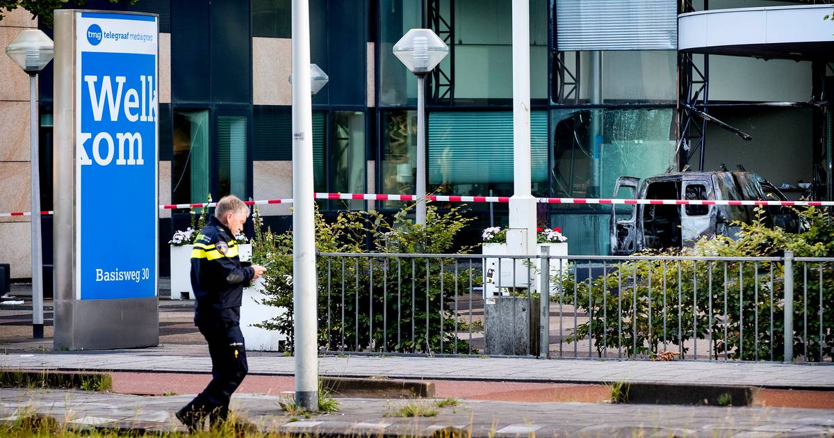 Drie verdachten aanslag Telegraaf blijven vastzitten | Amsterdam | AD.nl