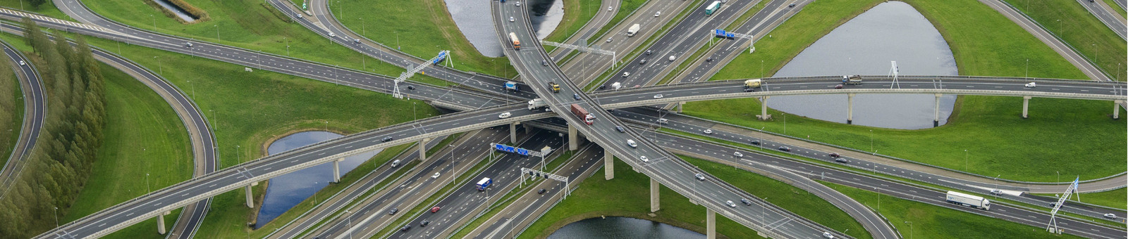 De kortste en minst bekende snelweg van Nederland ligt midden in de ...