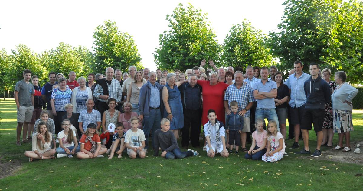 Bewoners Steenstraat komen samen voor gezellig buurtfeest | Regio | hln.be