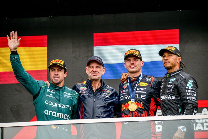 Hamilton heeft weinig woorden nodig om te zeggen hoe graag hij wil werken met bij Red Bull ...