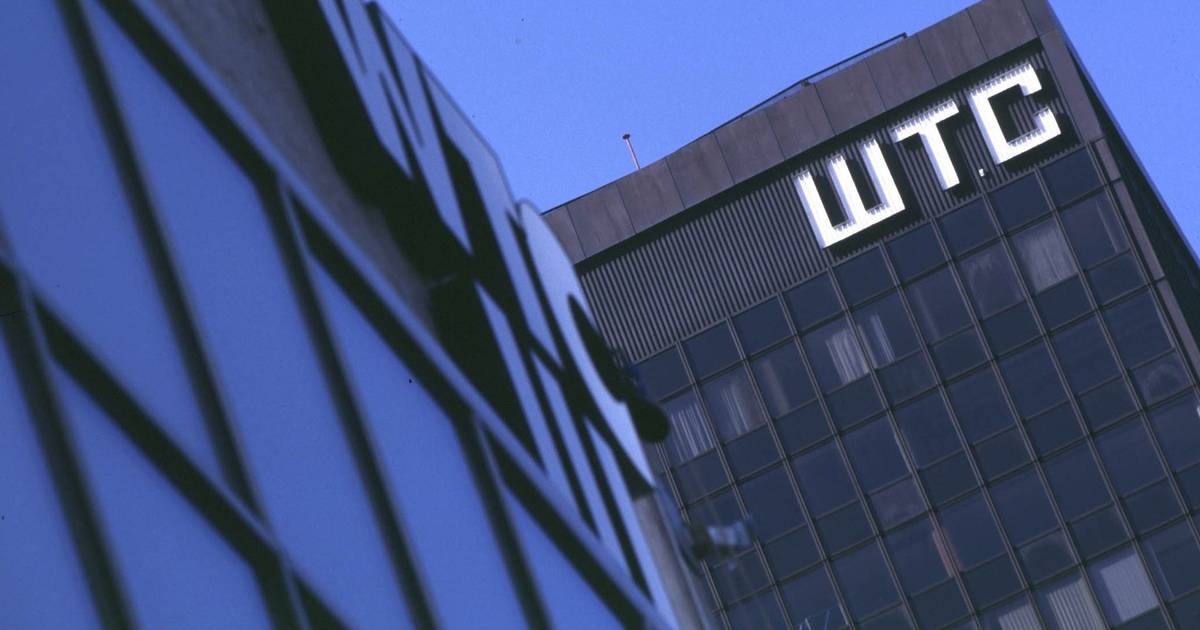 Une vingtaine de personnes ont passé la nuit dans la tour WTC | Home ...