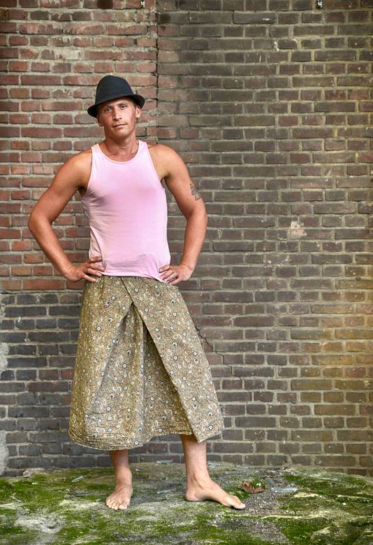Rokjesdag voor mannen: 'Een broek is zó ouderwets' | Nijmegen e.o ...